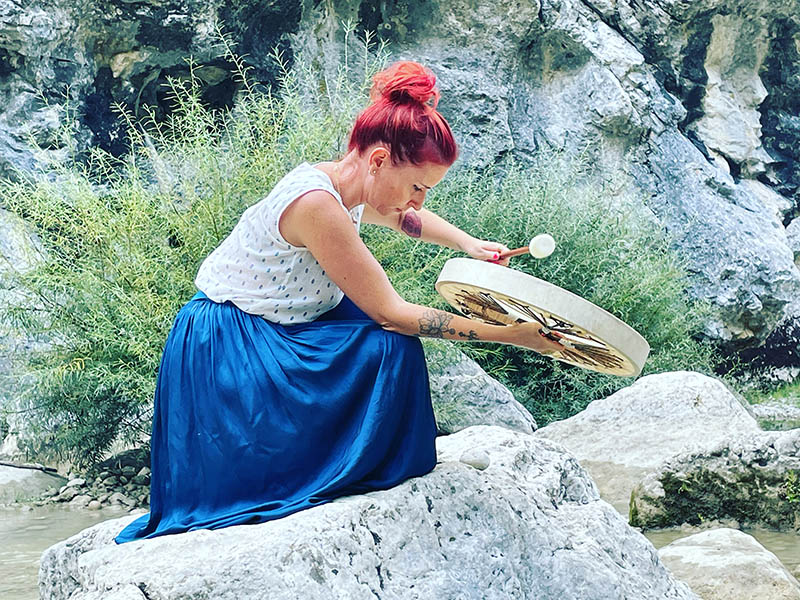 Bienvenue dans mon univers | Stéphanie Falla, coach quantique & artiste